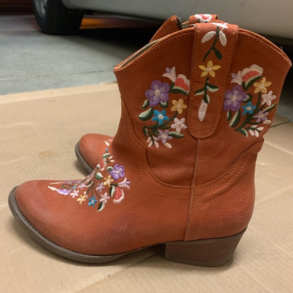 Manas | Shoes | Manas Embroidered Cowboy Italian Leather Boots | Poshmark